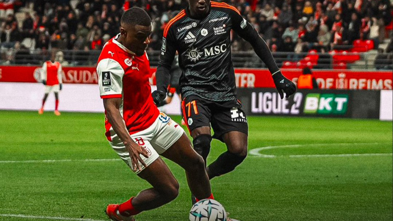 Le FC Annecy renversé par Reims pour la première de 2026 (2-1)